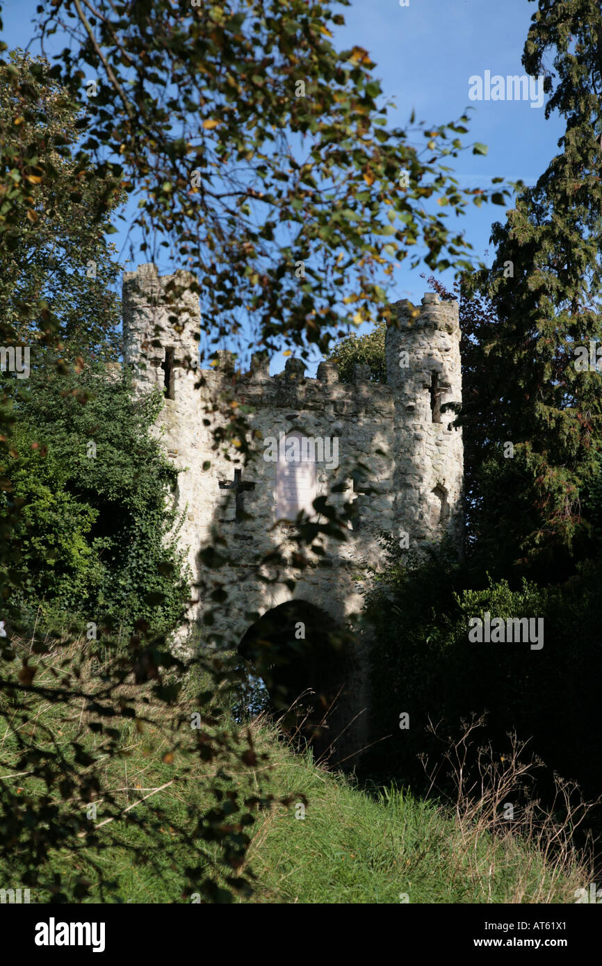 Reigate castle ruins hi-res stock photography and images - Alamy