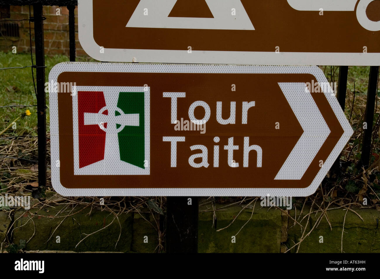 Church open sign hi-res stock photography and images - Alamy