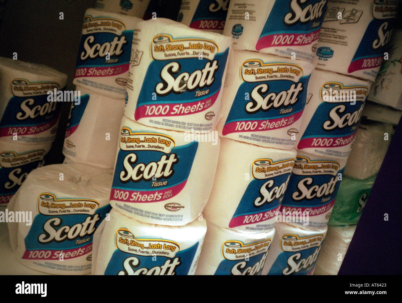 Toilet tissue on supermarket shelf hi-res stock photography and images ...