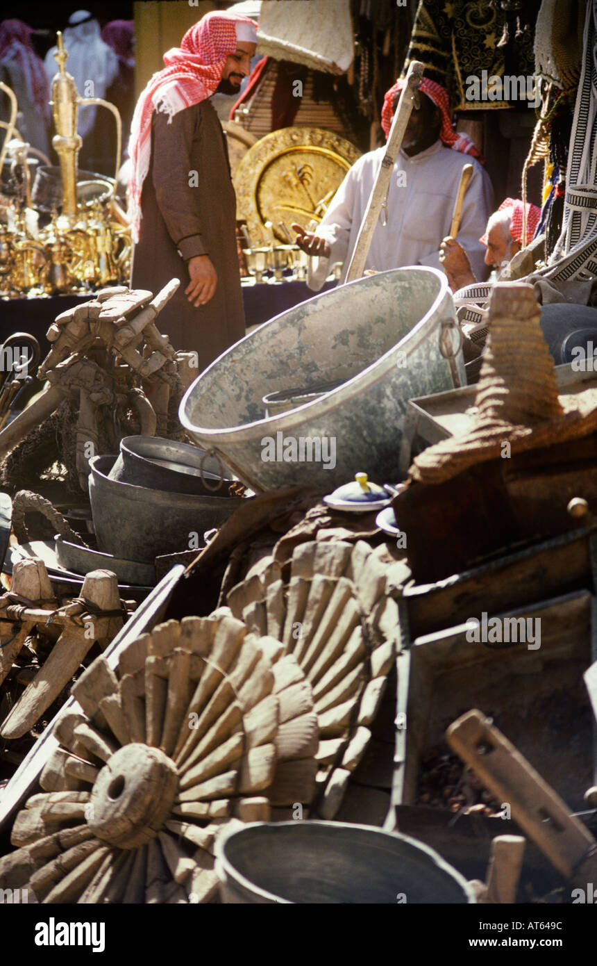 Riyadh men hi-res stock photography and images - Alamy