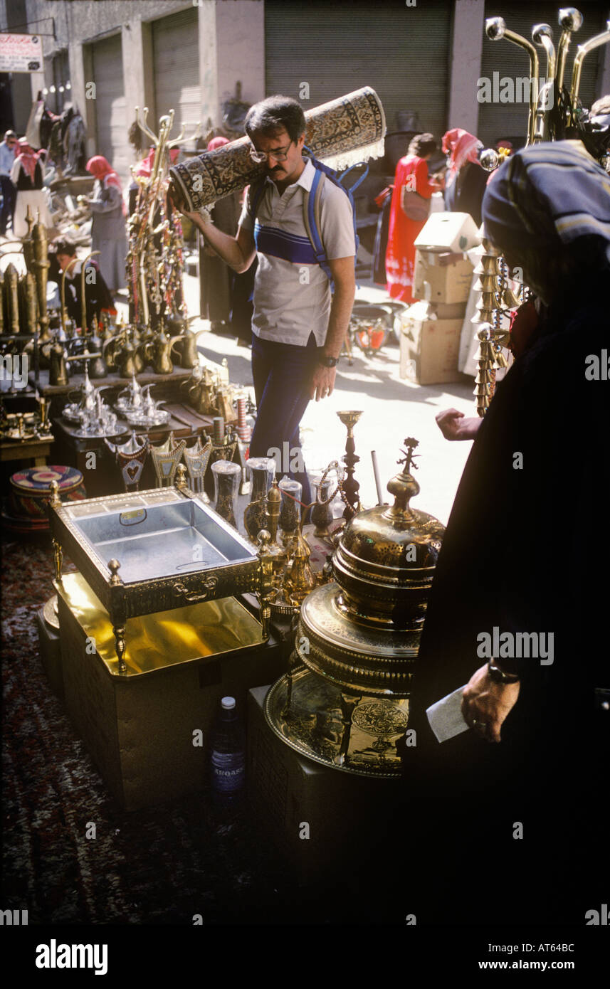 Saudi market stall hi-res stock photography and images - Alamy