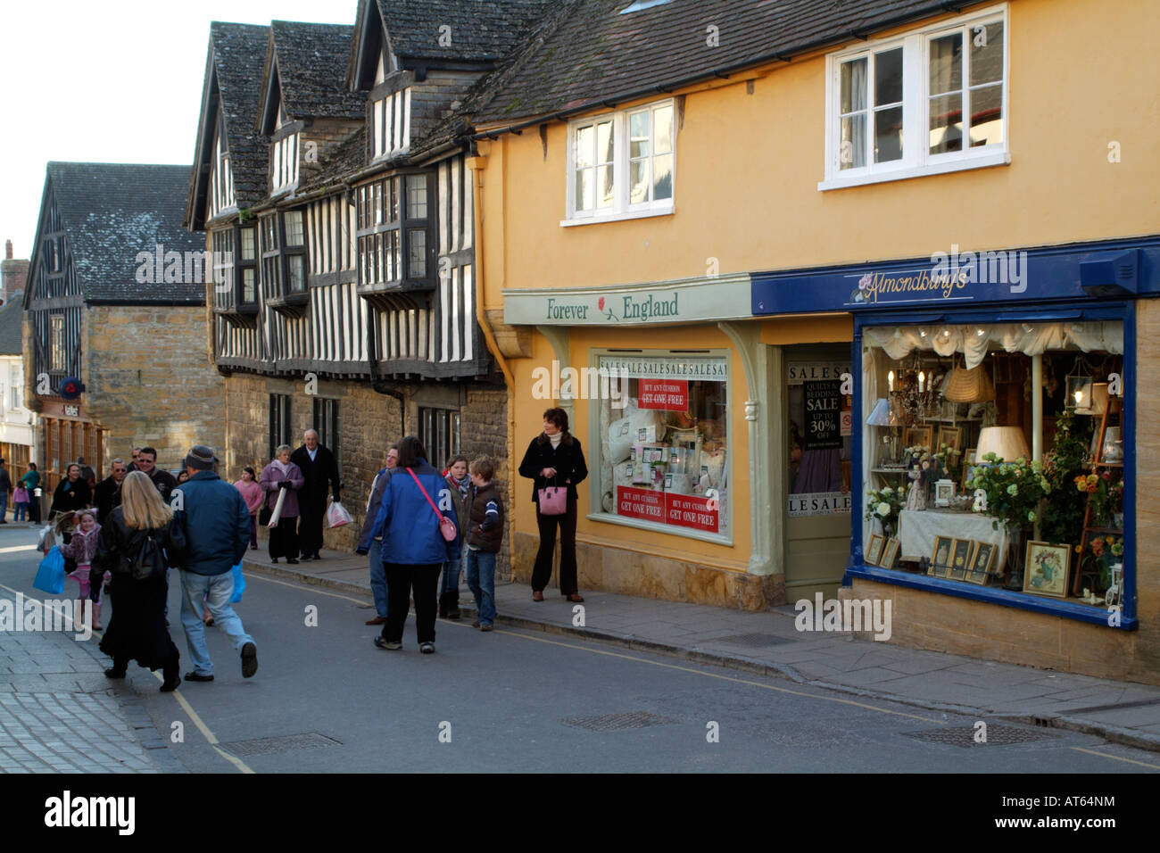 Historic town centre shops hi-res stock photography and images - Alamy