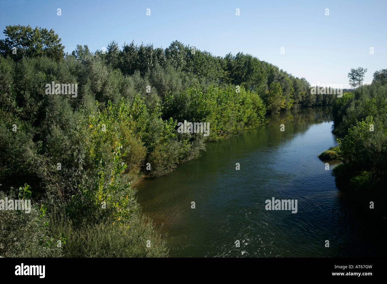 Estate fiume italia hi-res stock photography and images - Alamy