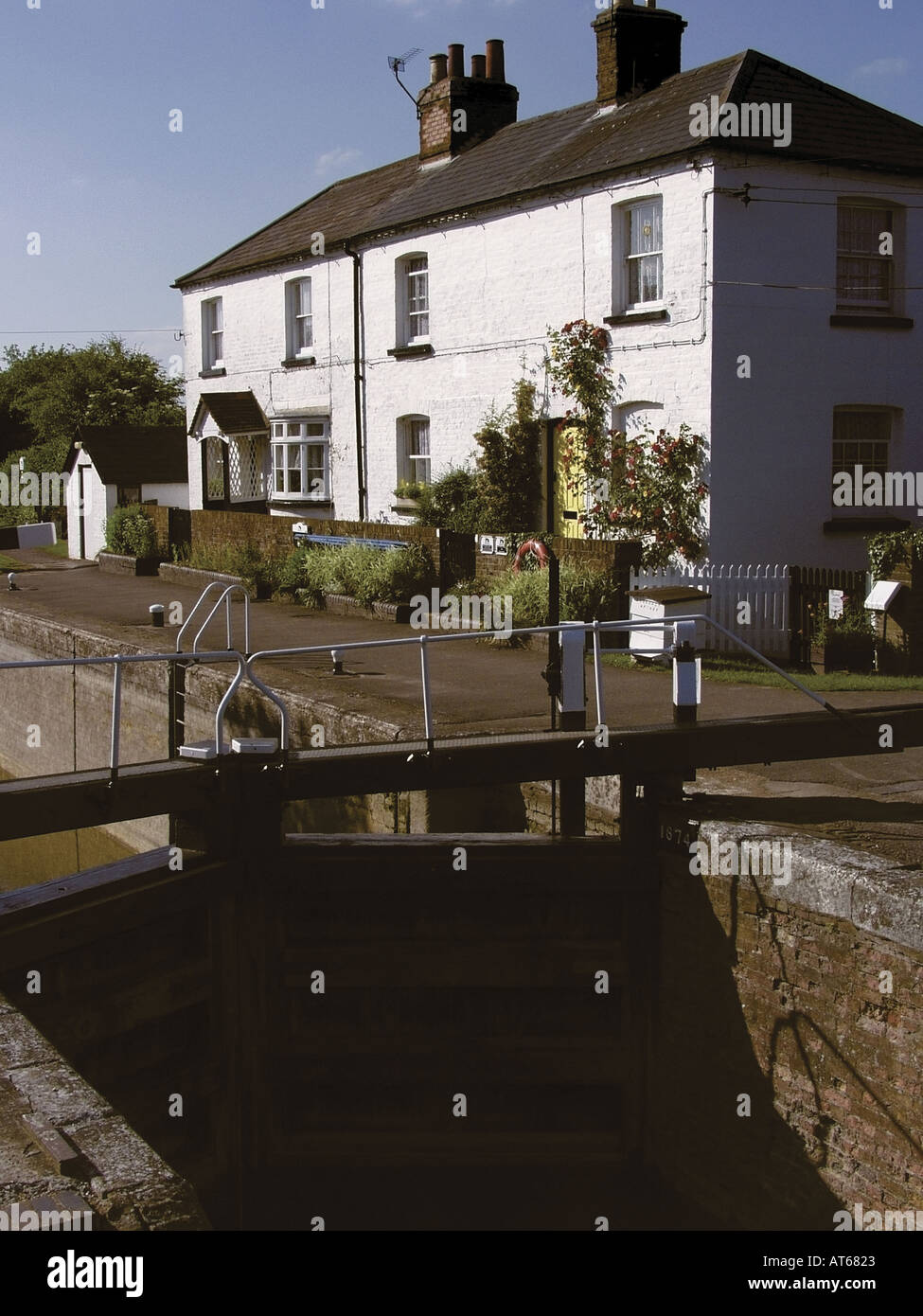 Dudswell lock hi-res stock photography and images - Alamy