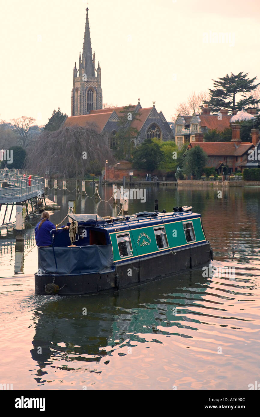 marlow lock river thames buckinghamshire the chilterns england Stock ...