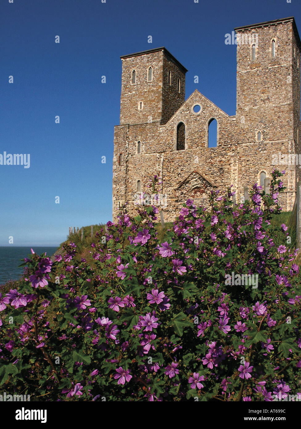 england kent reculver castle Stock Photo - Alamy