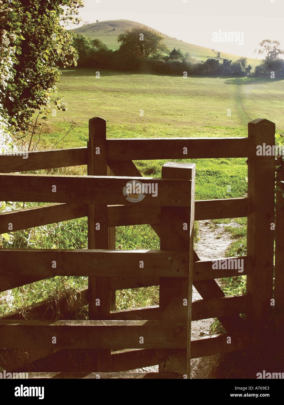stile footpath to pitstone hill the ridgeway path the chilterns ...