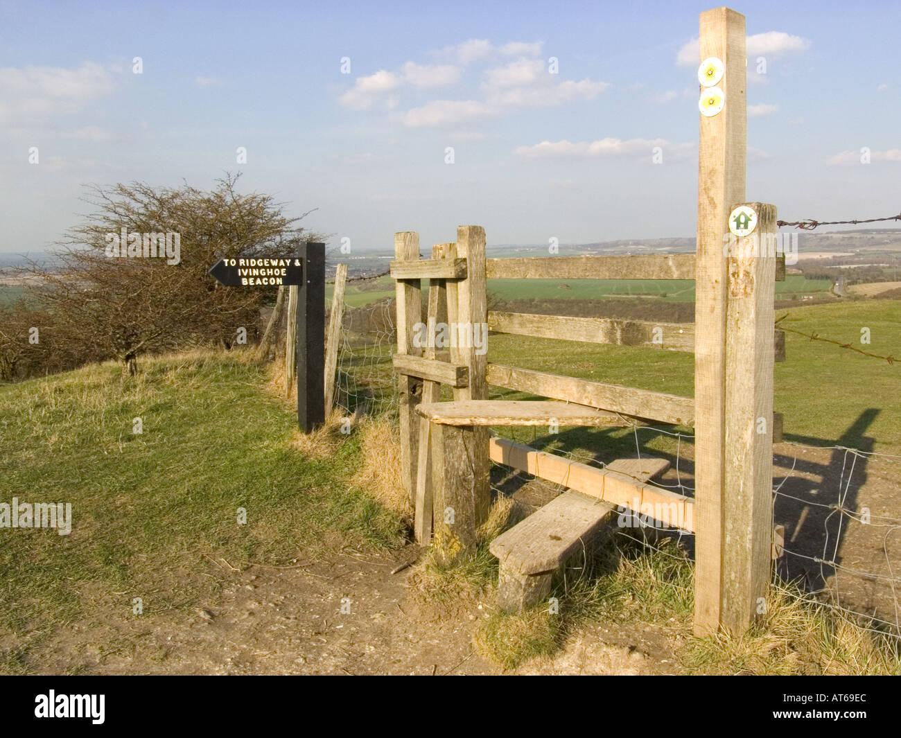 england buckinghamshire the chilterns the ridgeway path ivinghoe beacon ...