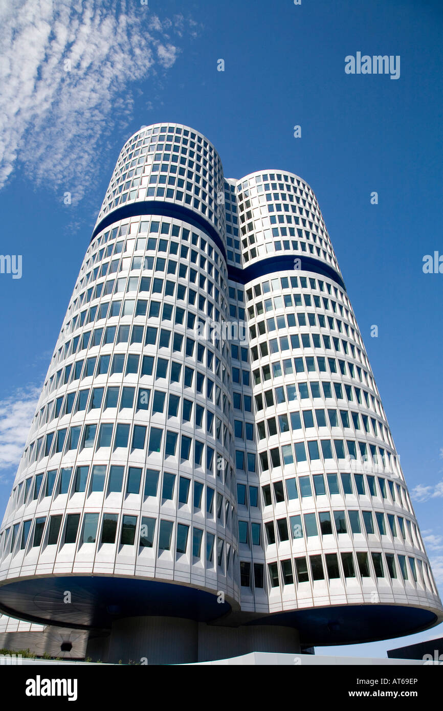 Bmw outside house hi-res stock photography and images - Alamy