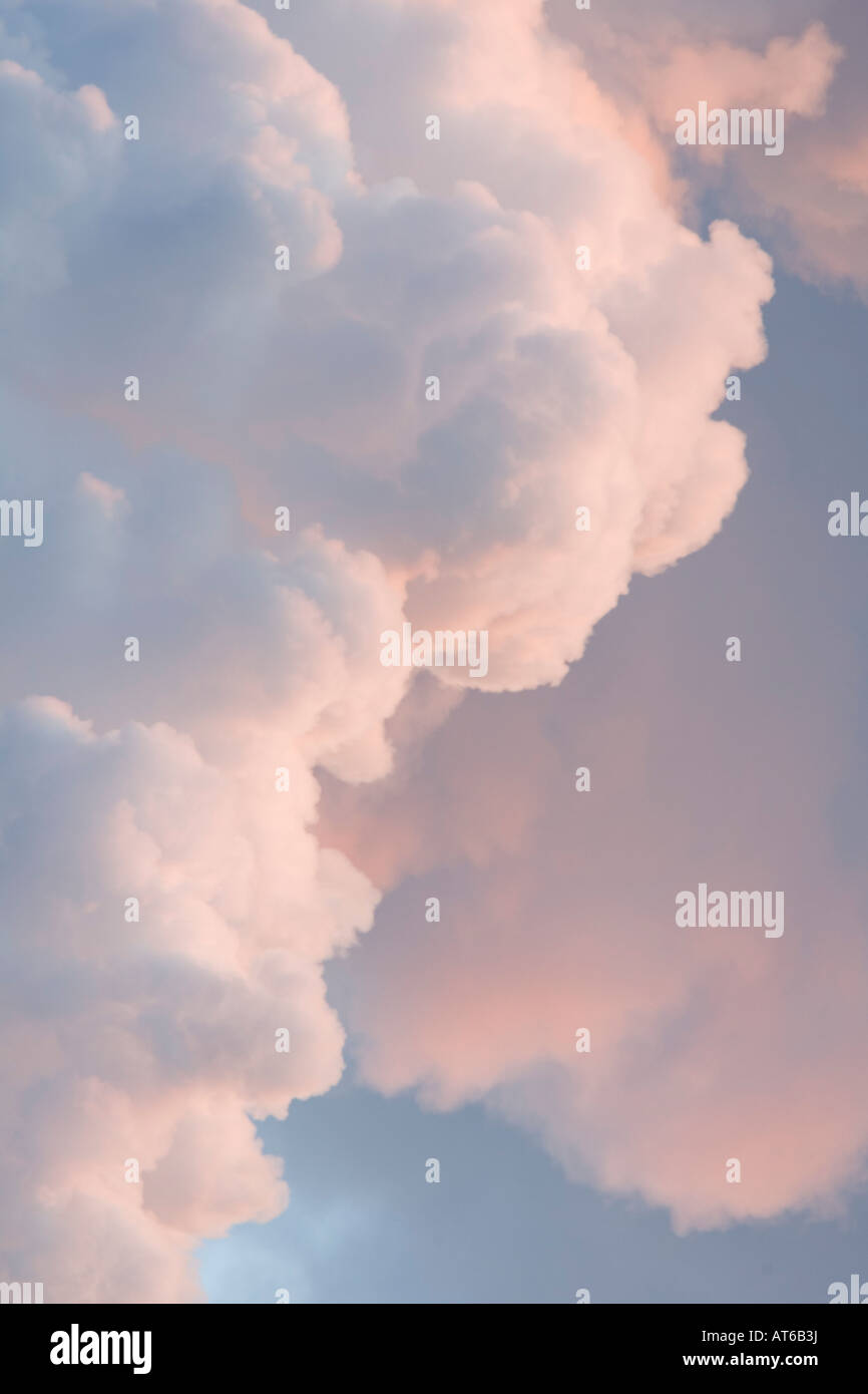 Dense red cloud smoke hi-res stock photography and images - Alamy