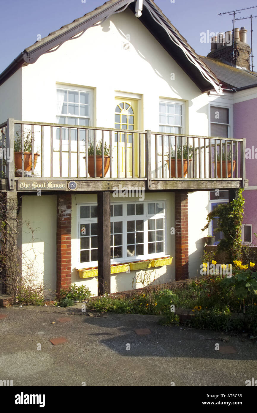 england kent whitstable seafront shingle beach house Stock Photo - Alamy