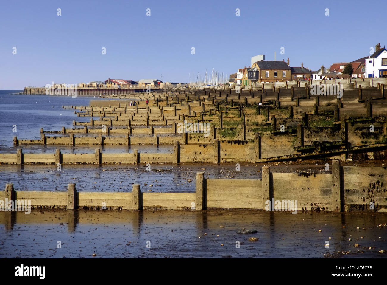 england kent whitstable seafront shingle beach Stock Photo - Alamy