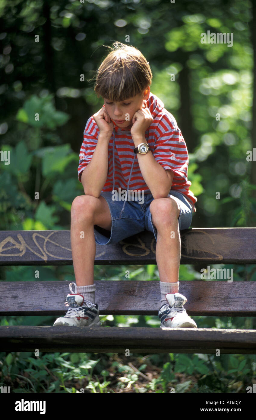 Sad boy child 8 10 years hi-res stock photography and images - Alamy