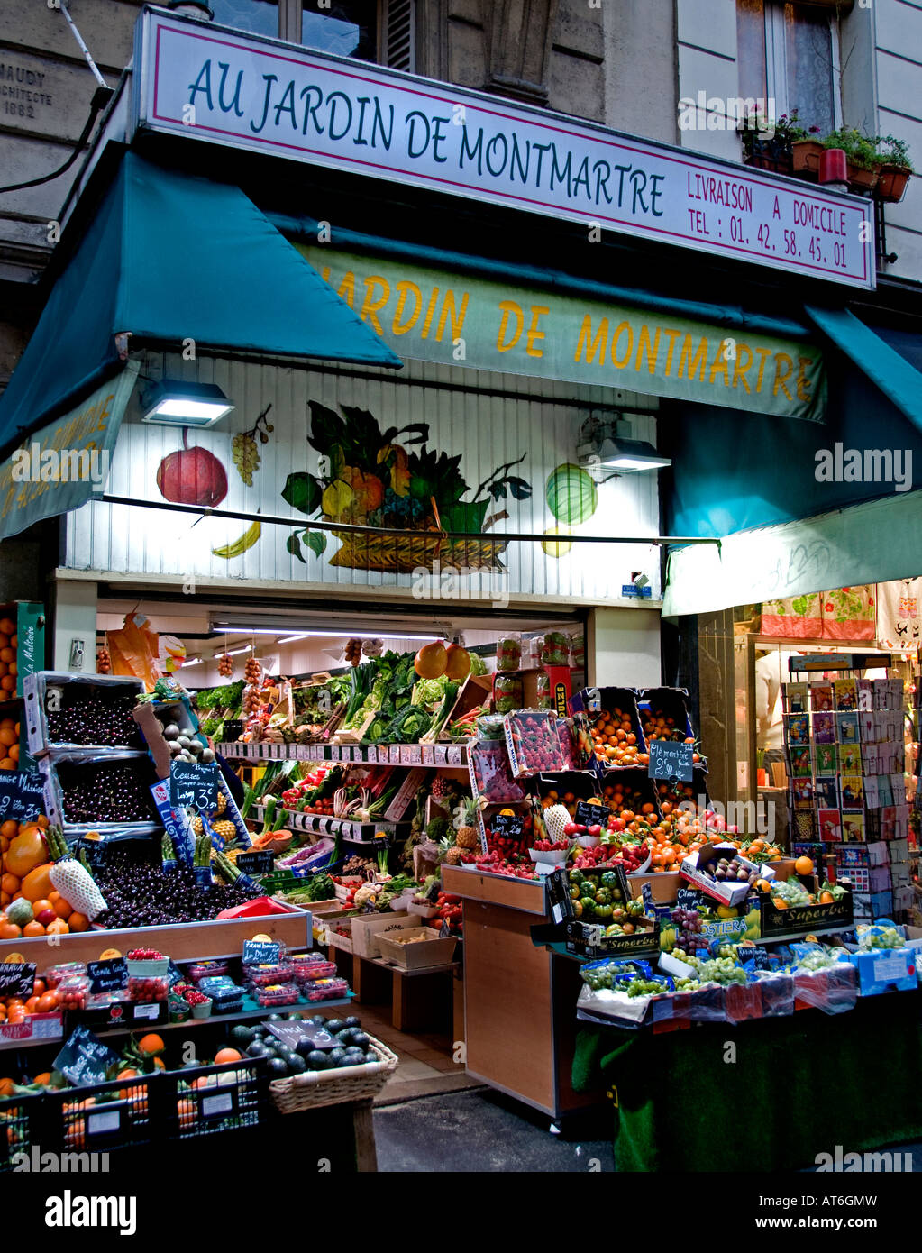 Parisian activities hi-res stock photography and images - Alamy