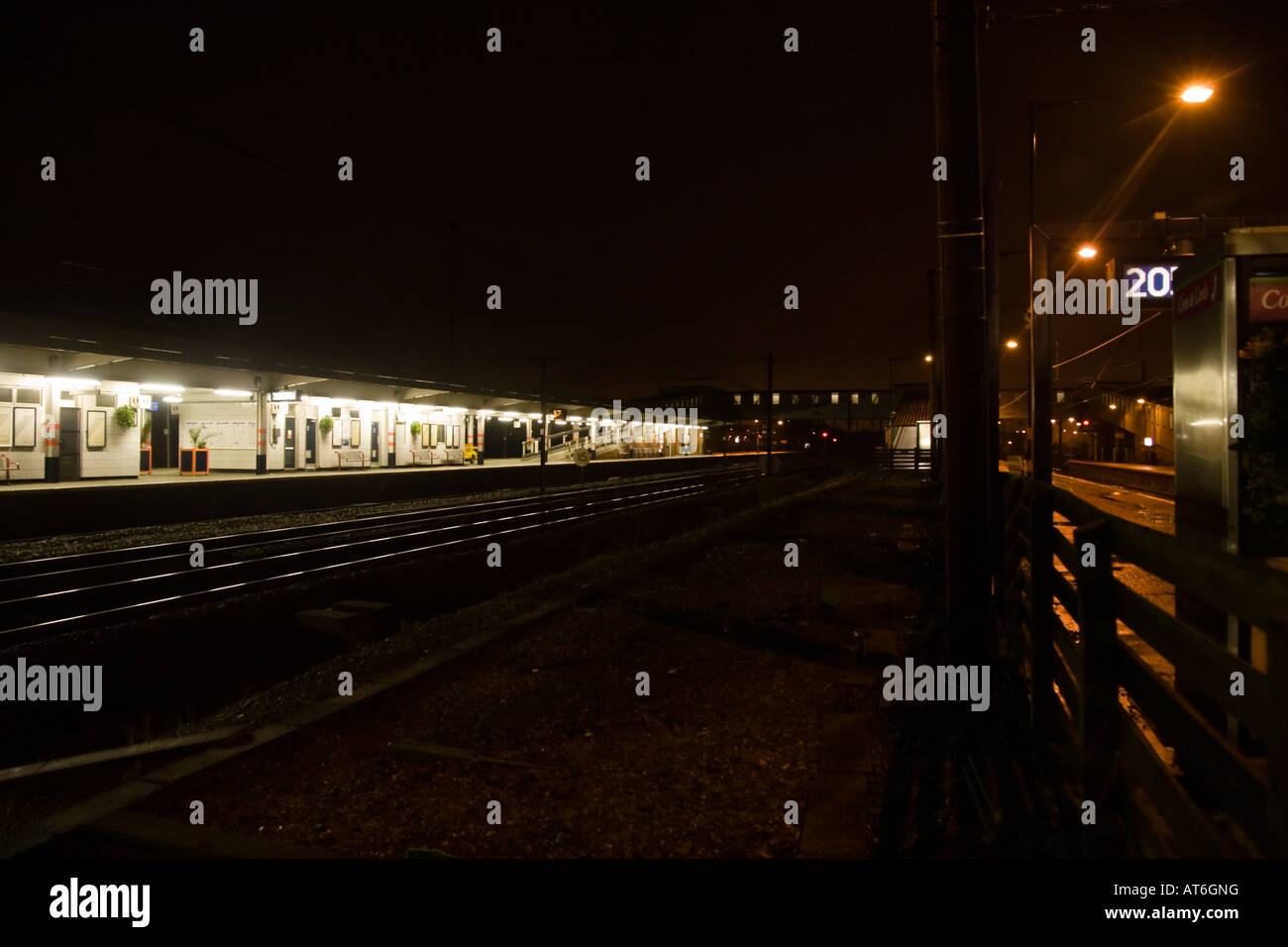 Peterborough Station Platform Late At Night Stock Photo - Alamy