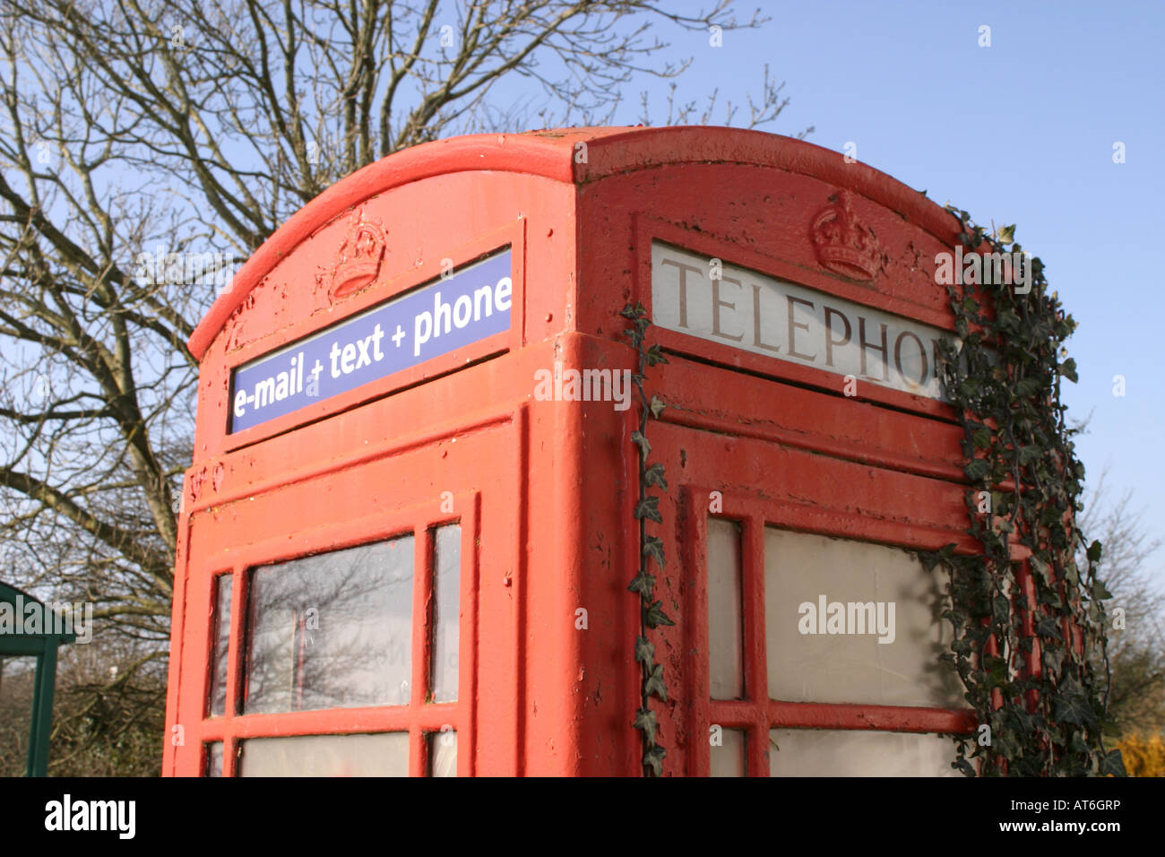 Red Telephone Box UK Stock Photo - Alamy