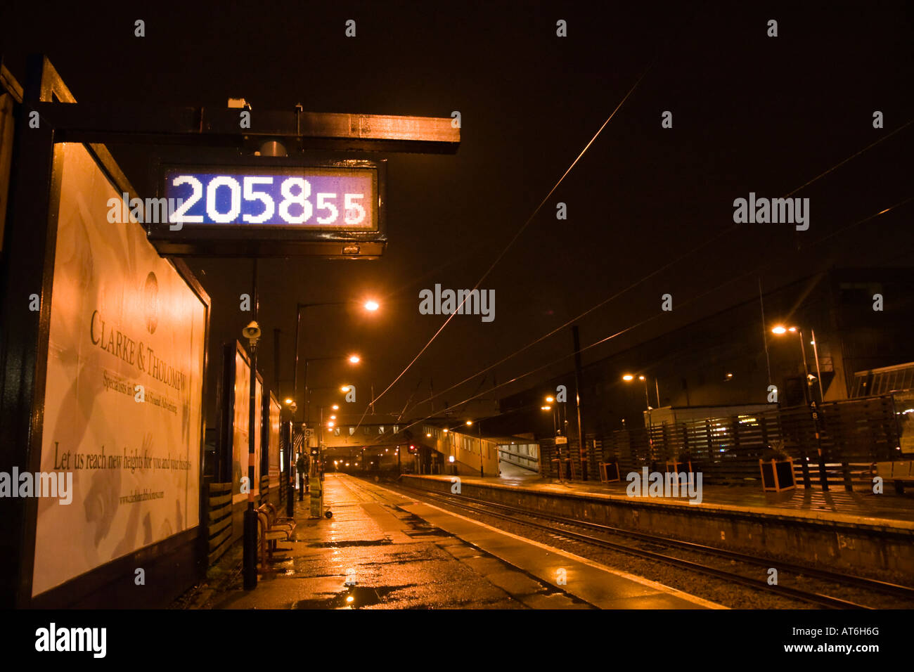 Peterborough Station Platform Late At Night Stock Photo - Alamy