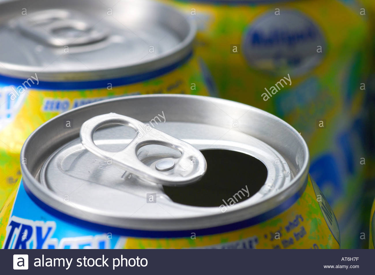 Tin_cans hi-res stock photography and images - Alamy