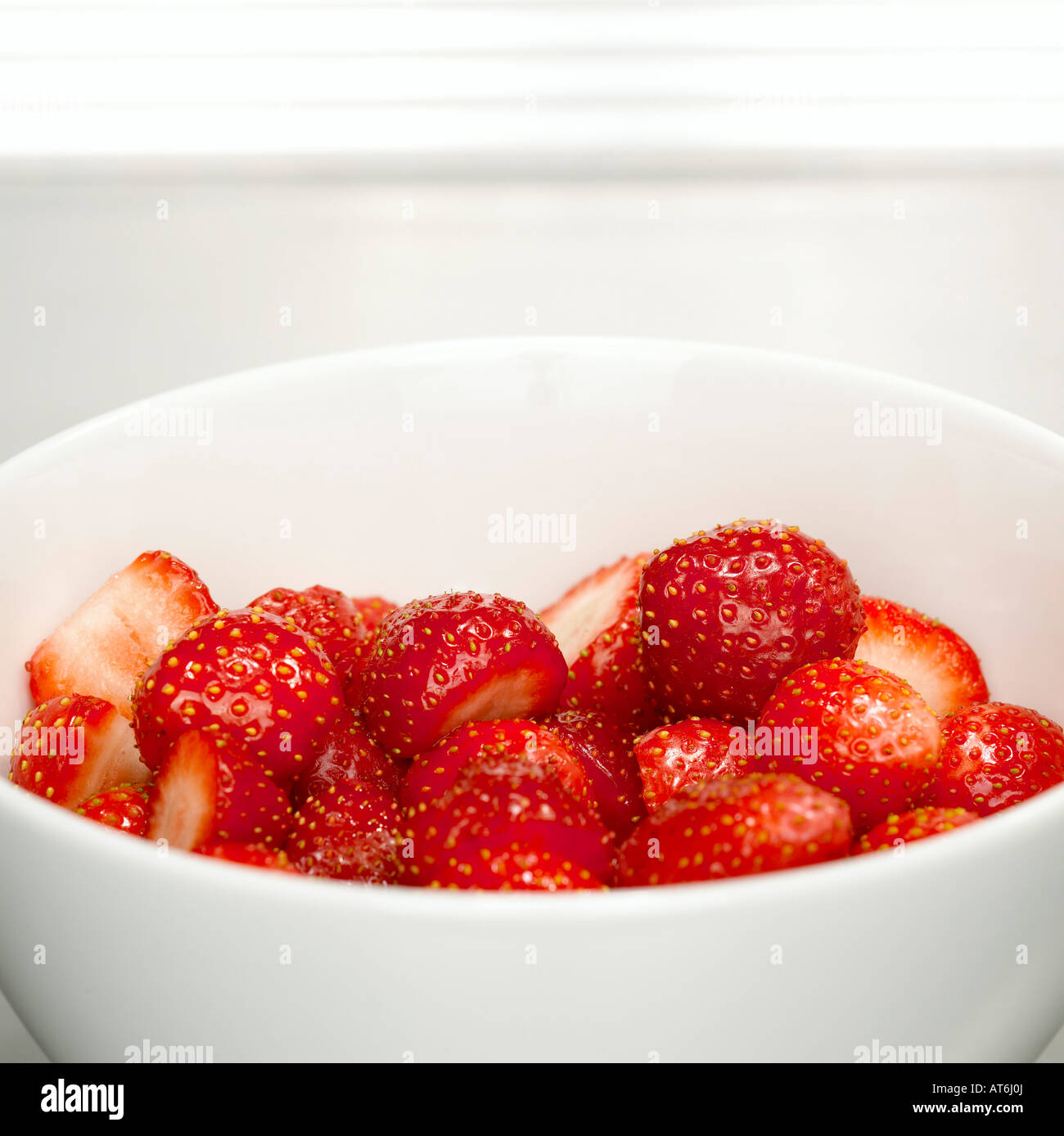 Fresh strawberries in bowl, close-up Stock Photo - Alamy
