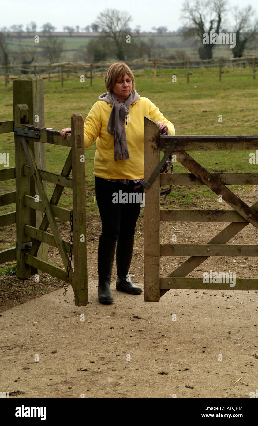 Double farm gate hi-res stock photography and images - Alamy
