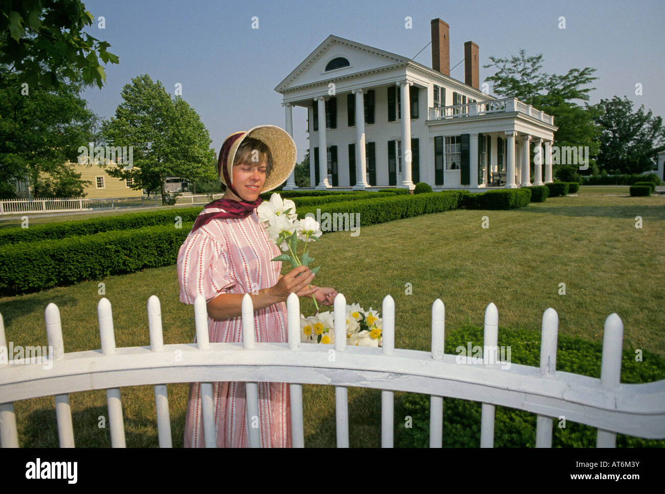 Woman wearing a bonnet woman wearing a bonnet hi-res stock photography ...