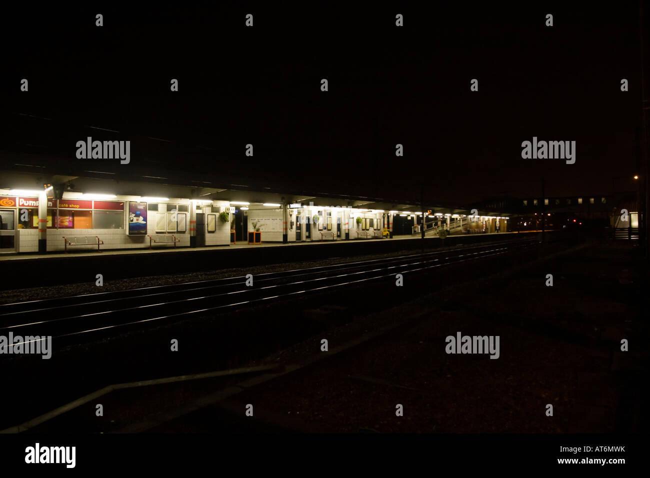 Peterborough station night hi-res stock photography and images - Alamy