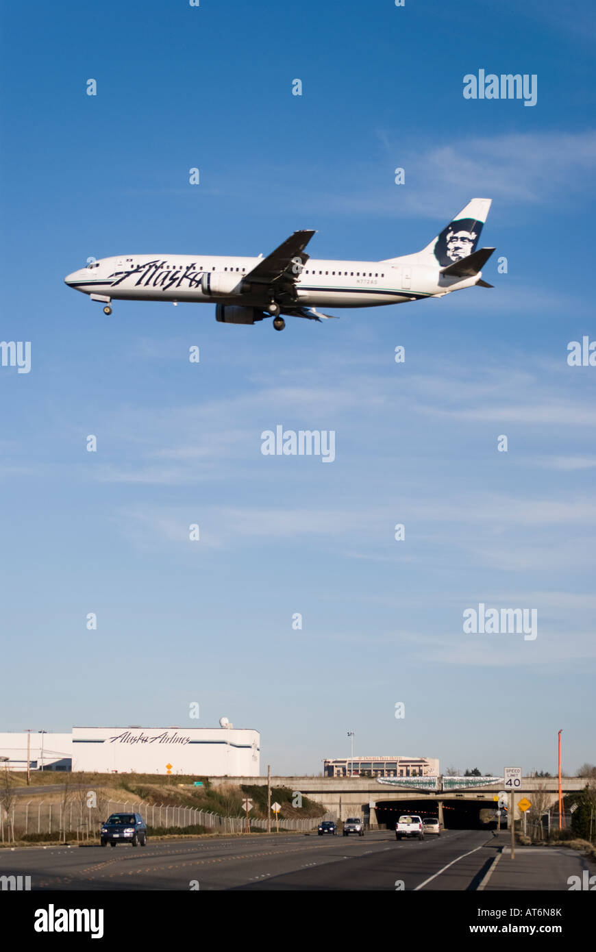 An Alaska Airlines Boeing 737-4Q8 lands at Seattle-Tacoma International ...