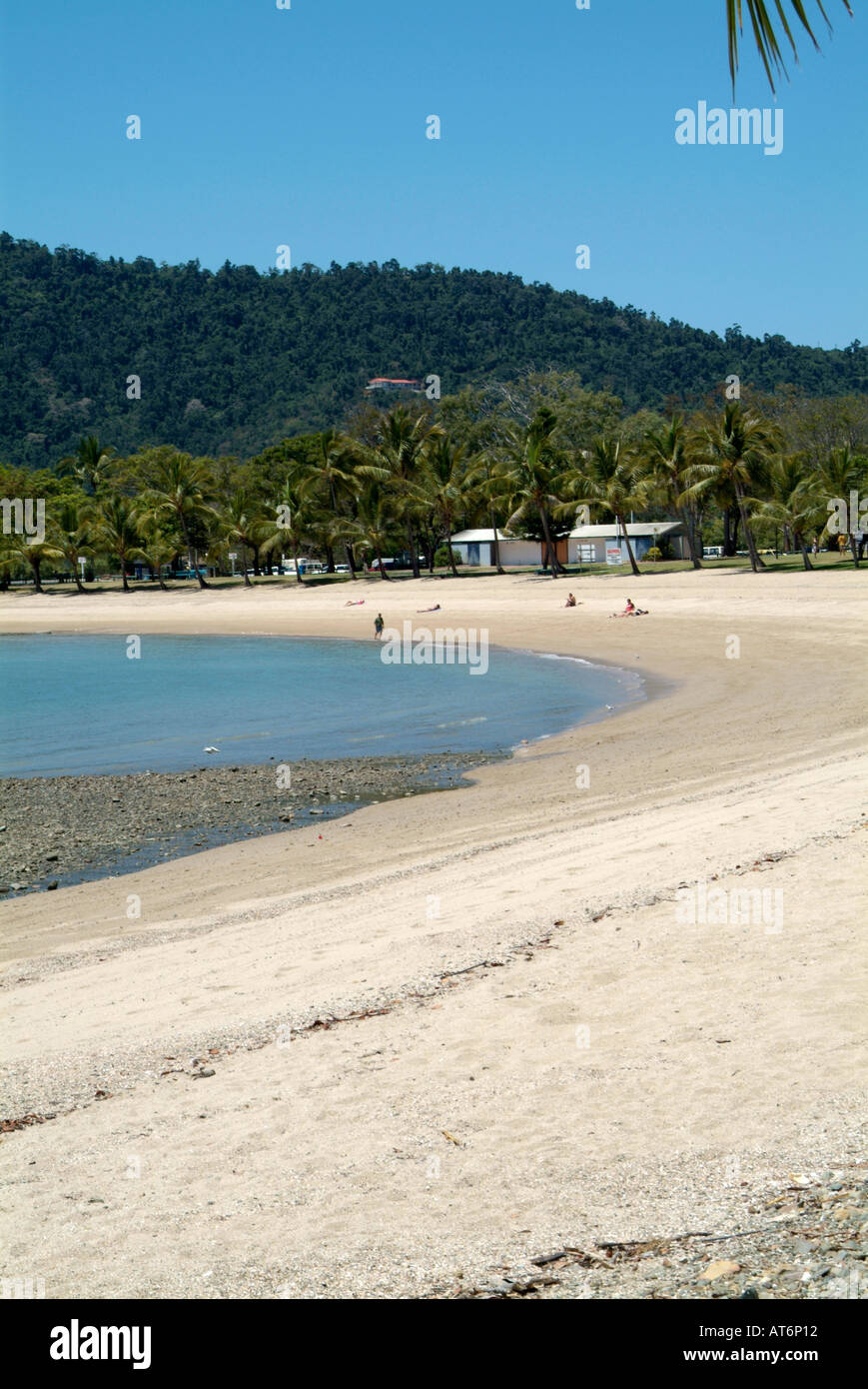 Empty beaches queensland australia airlee paradise airlee hi-res stock ...