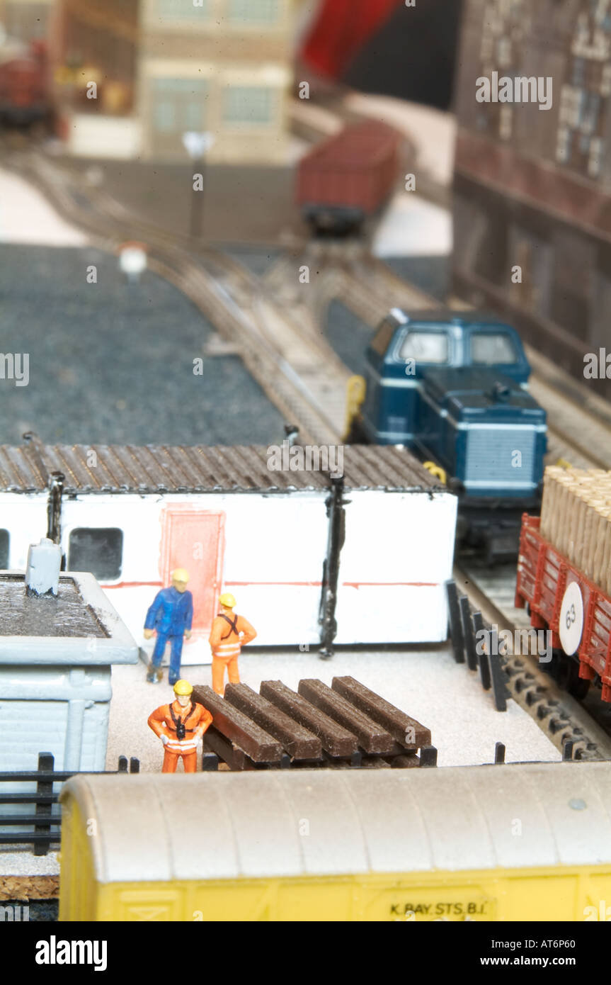 train set model railway scale toy trainset enthusiast hobby small ...