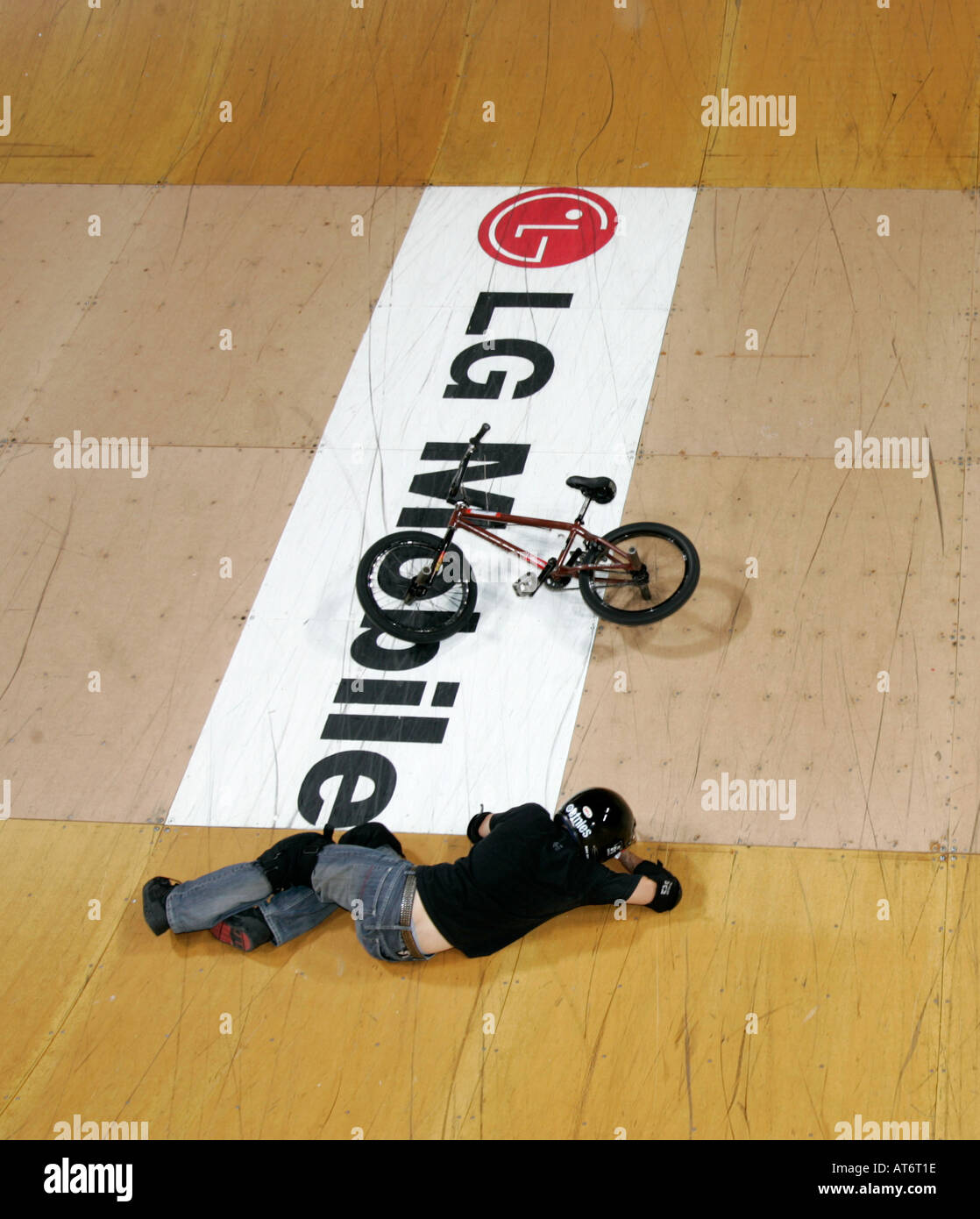 BMX CRASH LG WORLD CHAMPIONSHIPS MANCHESTER ENGLAND Stock Photo - Alamy