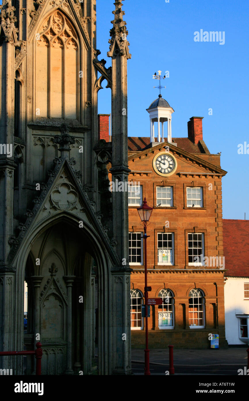 The Moot Hall Memorial cross Daventry market Town centre ...