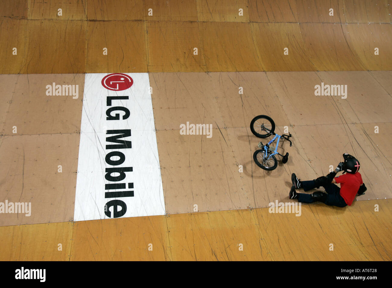 BMX CRASH LG WORLD CHAMPIONSHIPS MANCHESTER ENGLAND Stock Photo - Alamy