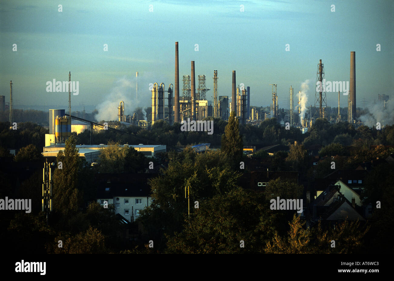 Oil refinery gelsenkirchen north hi-res stock photography and images ...