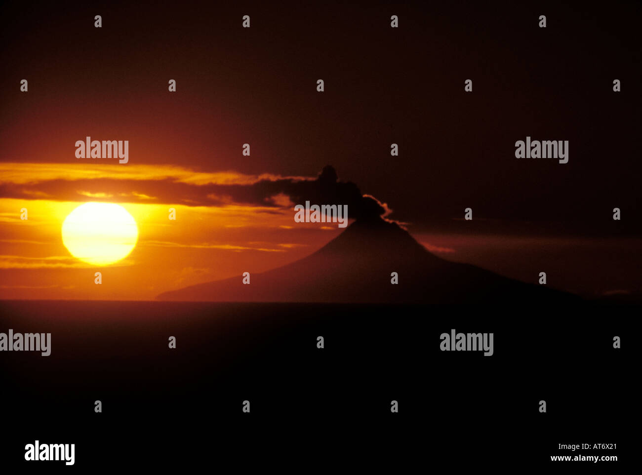 Pacific ring of fire hi-res stock photography and images - Alamy