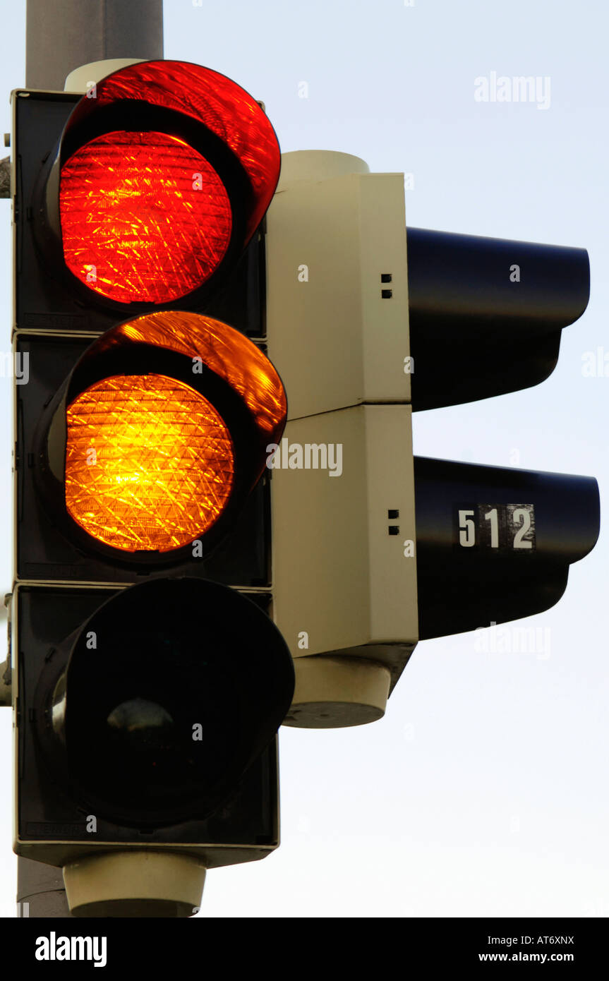 Amber traffic light signal hi-res stock photography and images - Alamy