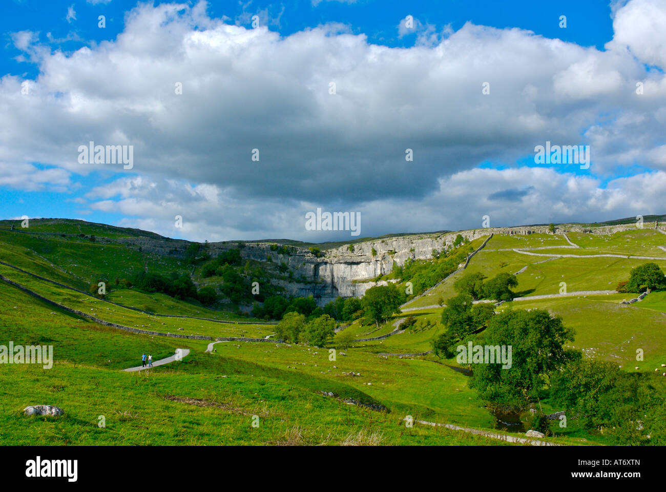 Malham Cove (famous limestone attraction), near Malham, Yorkshire Dales ...