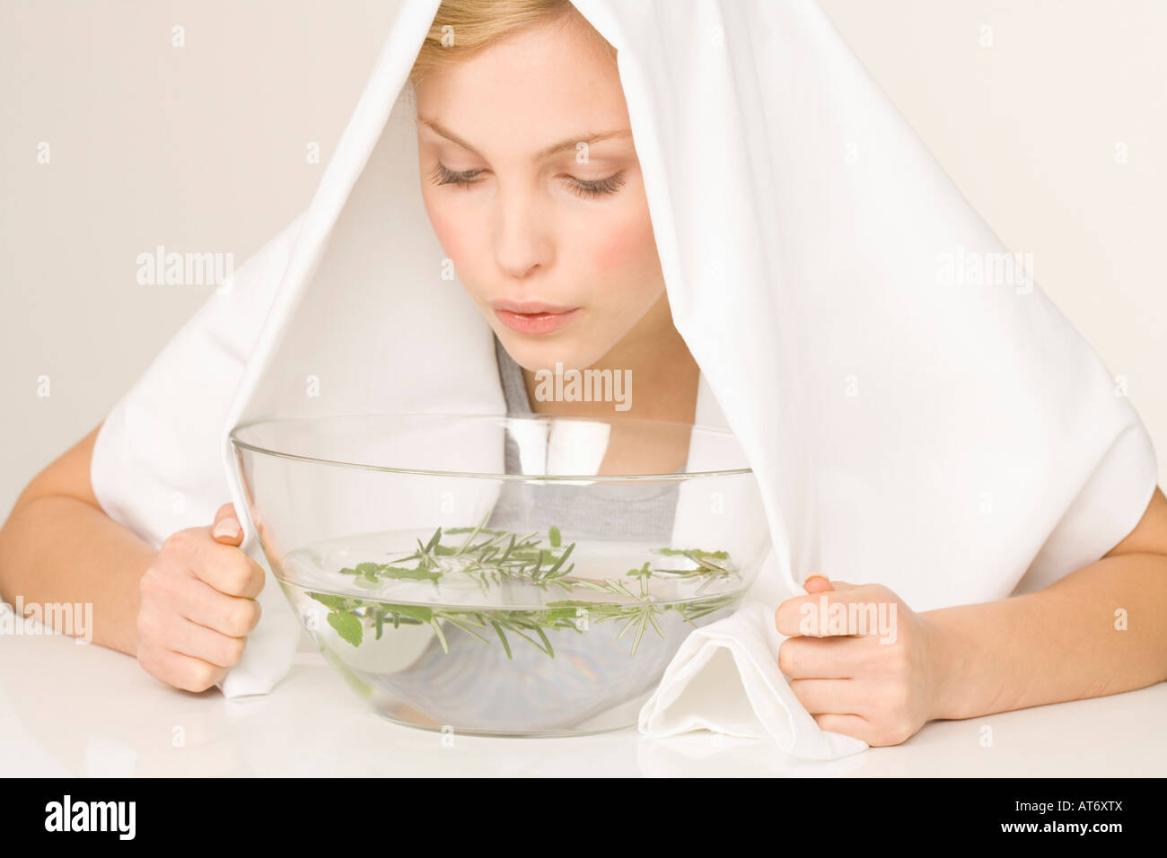 One woman inhale bowl steam hi-res stock photography and images - Alamy