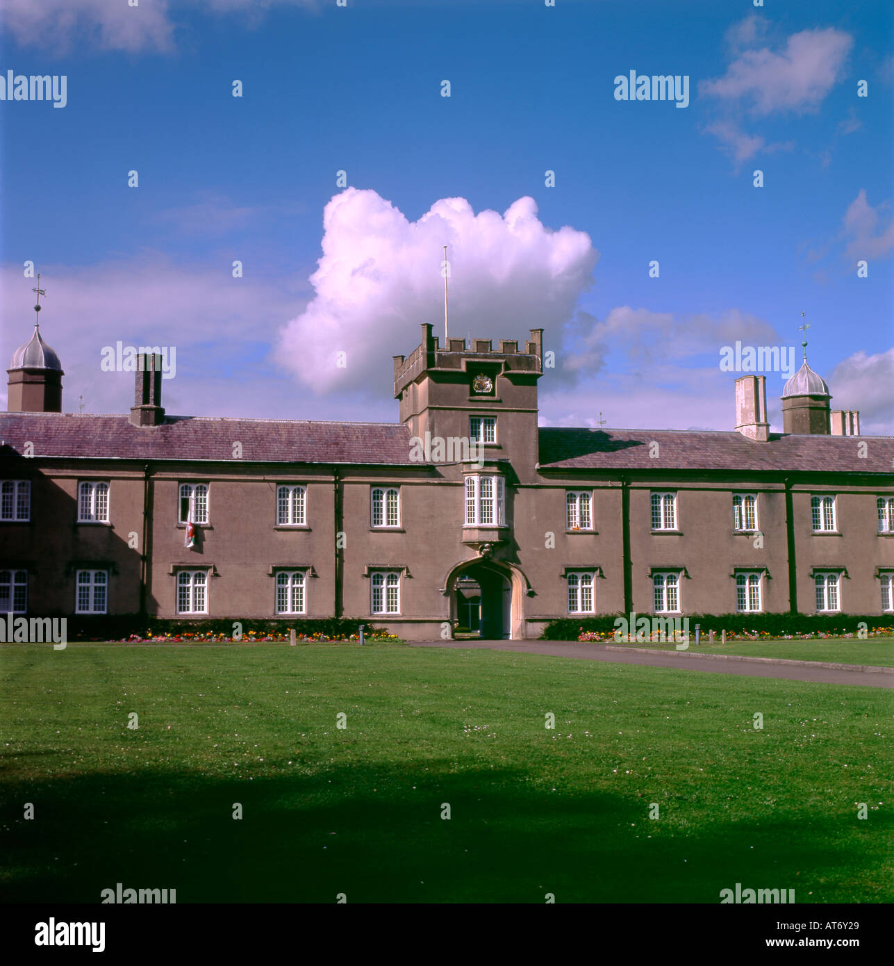 Lampeter building hi-res stock photography and images - Alamy