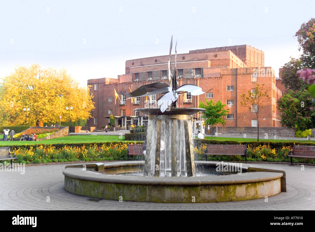 Shakespeare memorial theater hi-res stock photography and images - Alamy