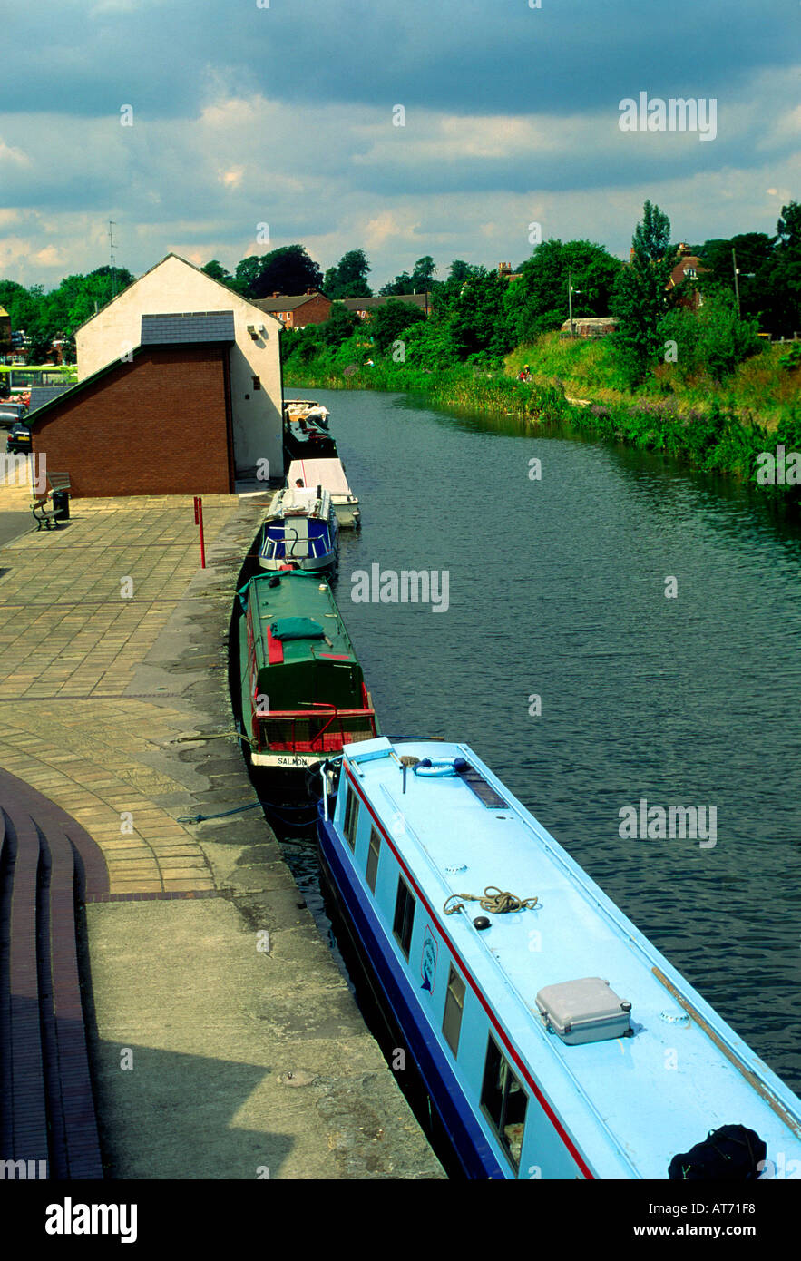Narrow canal boat the wharf Devizes Wiltshire England Stock Photo - Alamy
