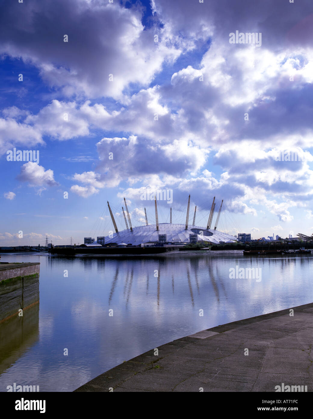 Millennium dome greenwich london 2000 hi-res stock photography and ...