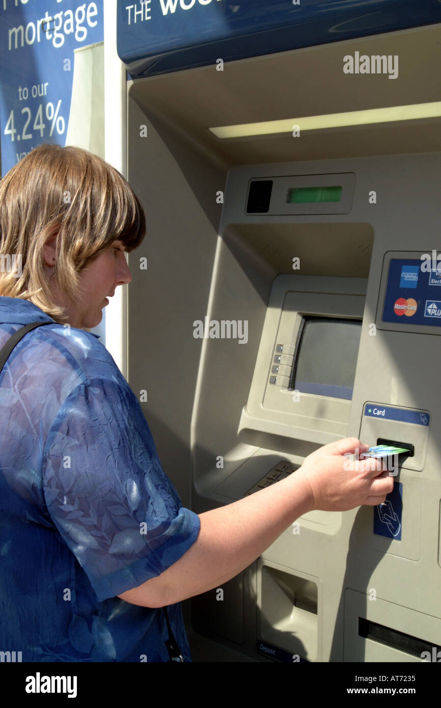 Cashpoint fraud hi-res stock photography and images - Alamy