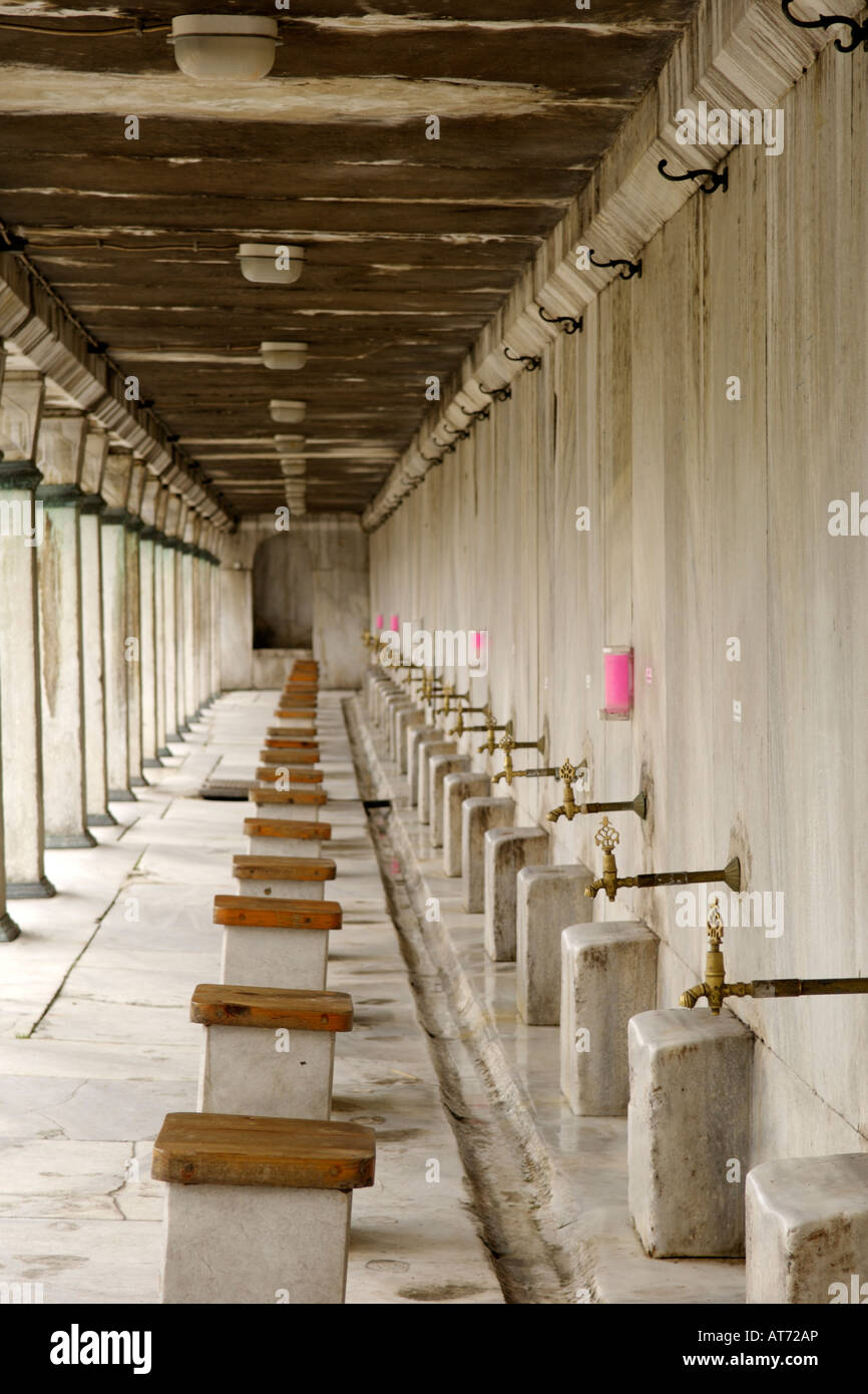 Mosque Cleaning High Resolution Stock Photography and Images - Alamy