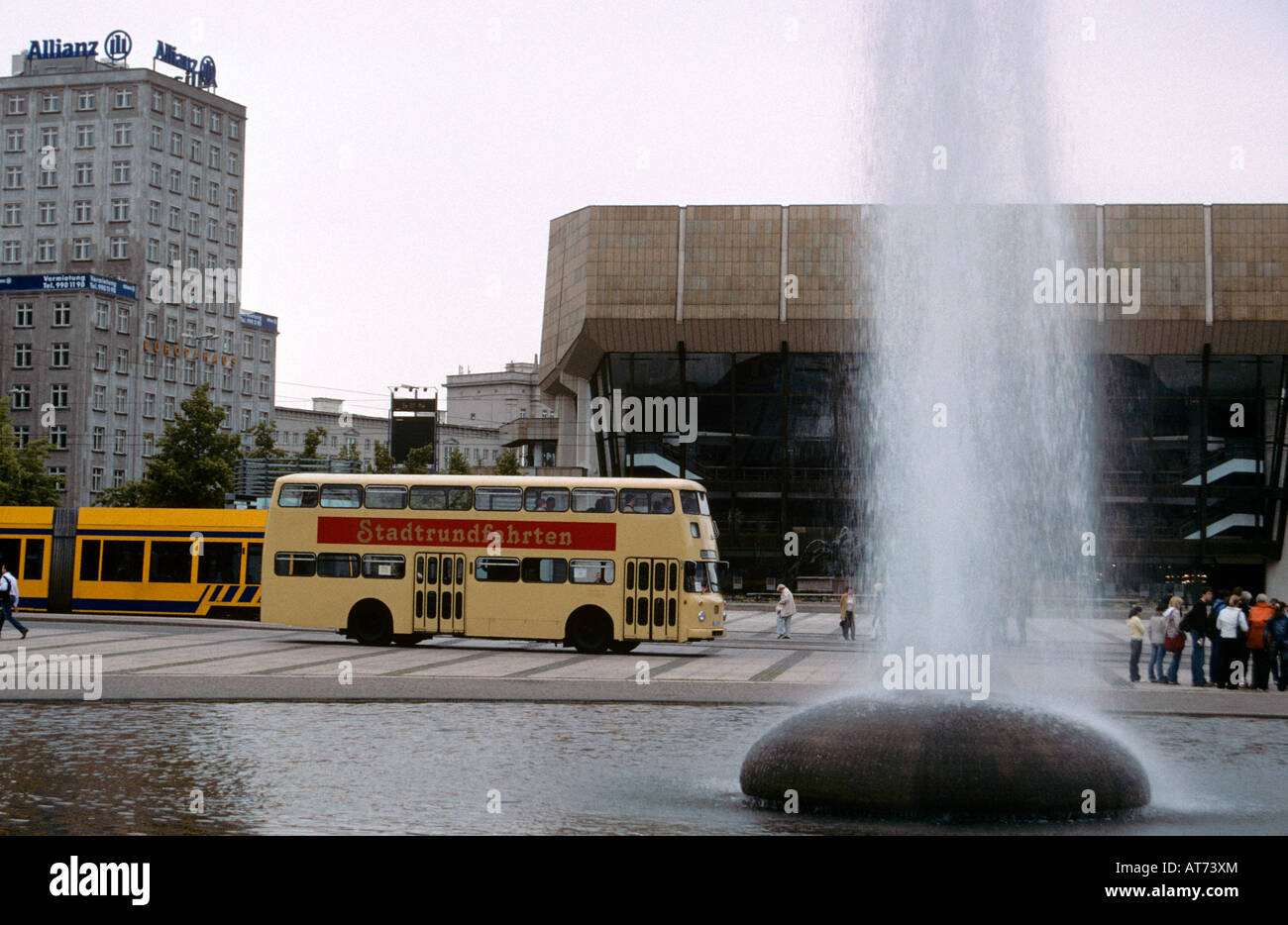 Music tour bus hi-res stock photography and images - Alamy