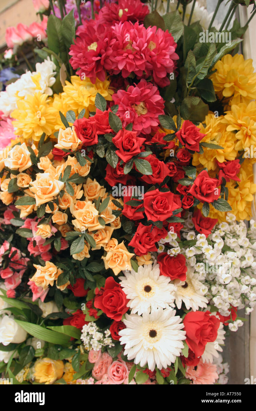 Colourful bunch of flowers hi-res stock photography and images - Alamy