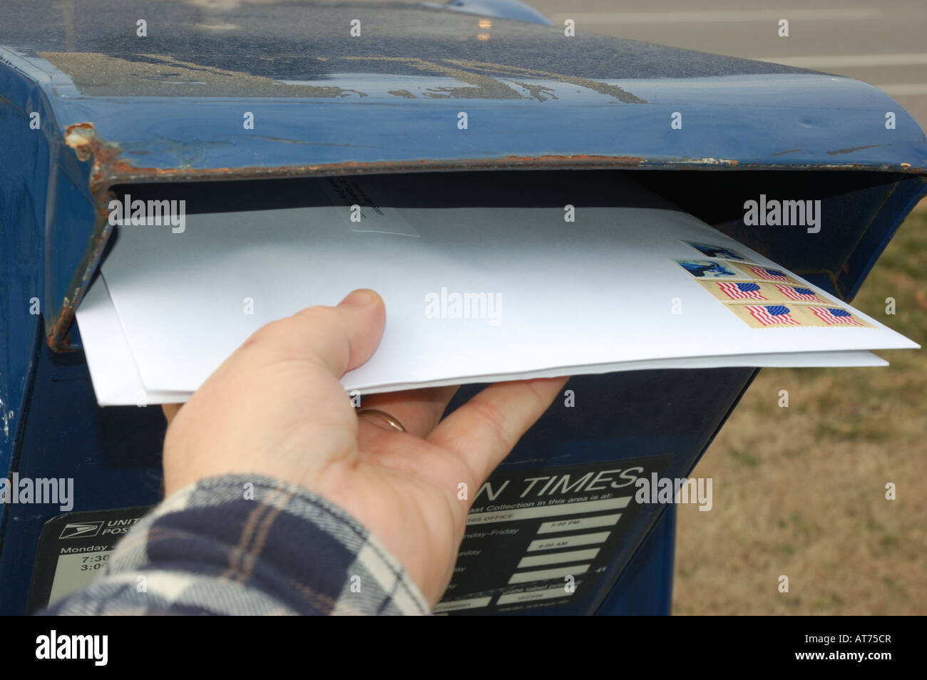 Us postal service hi-res stock photography and images - Alamy