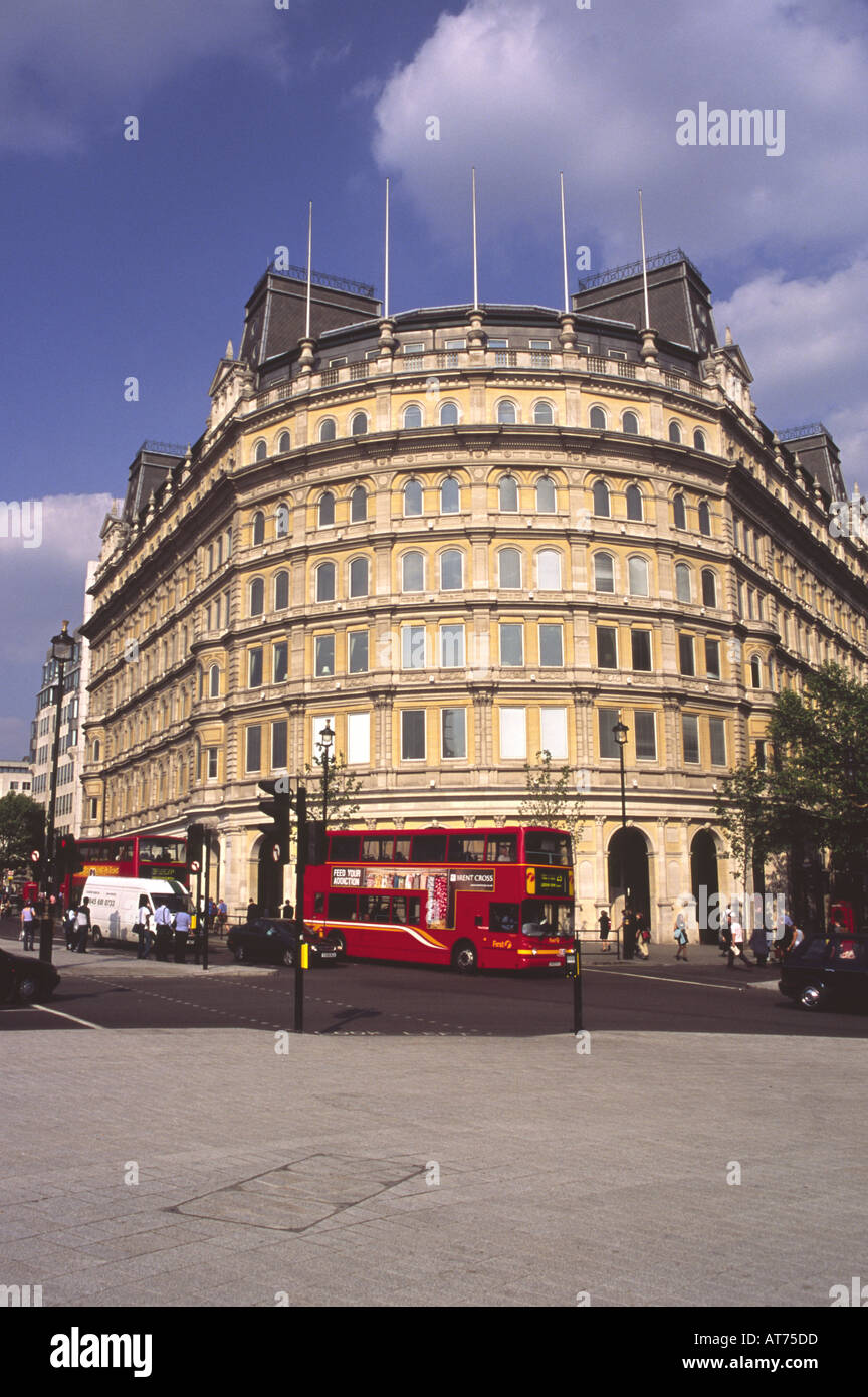 Buses in Trafalgar Square London England UK 2004 Stock Photo - Alamy