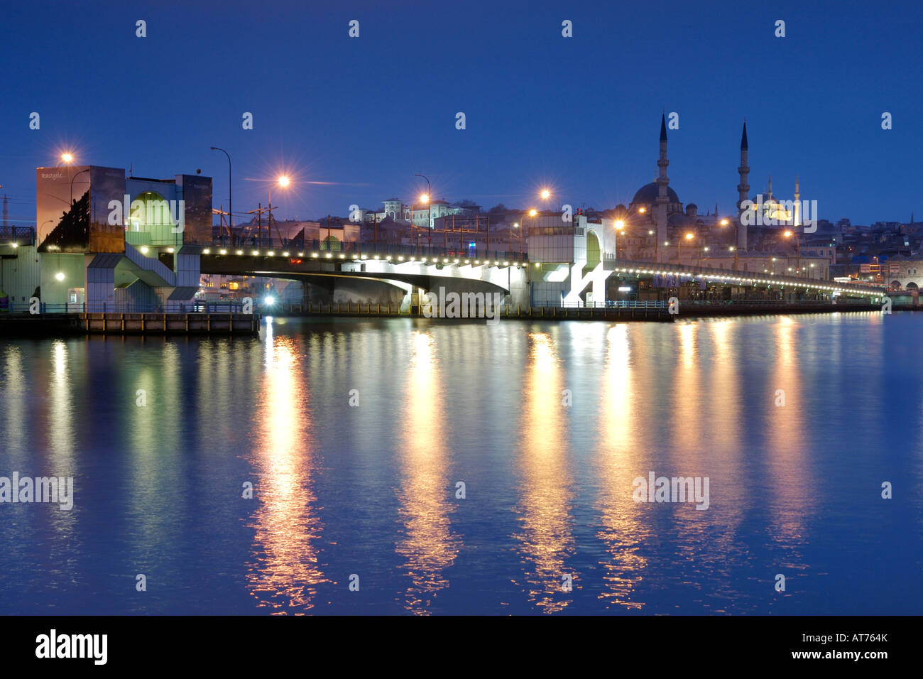 Dawn view of the Galata Bridge (Galata Köprüsü) spanning the Golden ...