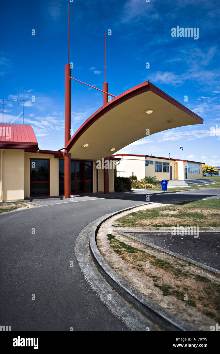 School building entrance hi-res stock photography and images - Alamy