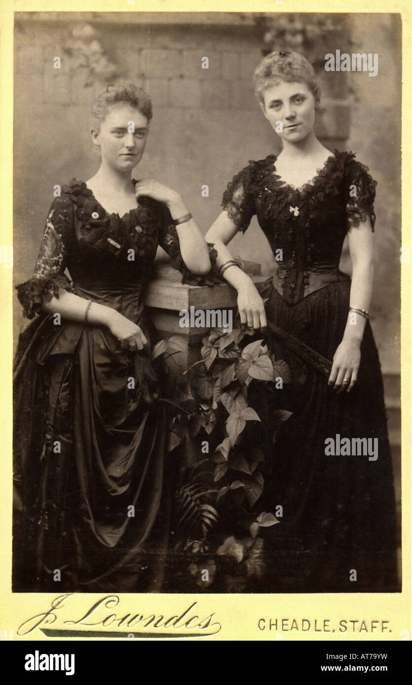 Art & Collectibles Cabinet Card Photo Two Young Victorian Women Most ...